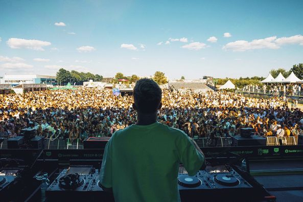 “Somebody to Miss” Hits Home - Glasse Factory